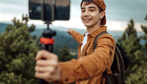 A Perfect Guide To Vlogging In 2023