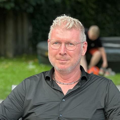 Robert Van Esch Chauffeur Zinkunie B V Linkedin