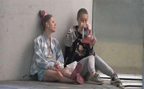 男友去世後她愛上了成龍 還為成龍生下私生女 如今眾人指責成龍 每日頭條