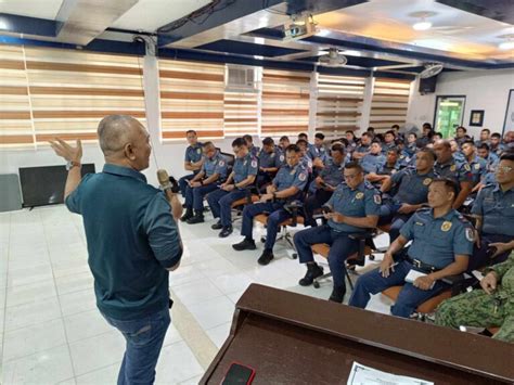 Pnp Bataan Holds Radio Communications Skills Seminar Punto Central Luzon