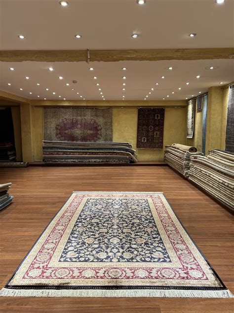Klasik Salon Halı Selvi Halı