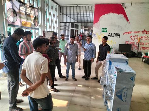 Jamal আলহামদুলিল্লাহ ভালো কাজের প্রতিযোগিতা চলছে ঢাবির সূর্যসেন হলে ৩টা ঠান্ডা পানির ফিল্টার