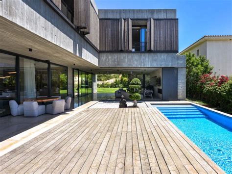 Facades Shading System