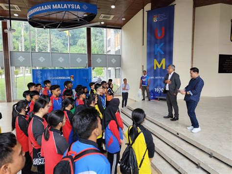 Tahniah Diucapkan Kepada Prof Tan Sri Dato Seri Dr Noor Azlan
