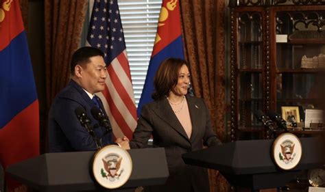 ЕРӨНХИЙ САЙД Л ОЮУН ЭРДЭНЭ АМЕРИКИЙН НЭГДСЭН УЛСЫН ДЭД ЕРӨНХИЙЛӨГЧ КАМАЛА… Saruul Orshikh