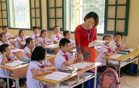 Tăng tự chủ chuyên môn cho nhà trường và giáo viên tiểu học
