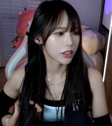 록하트 코스프레 했다는 묜댕이님 치지직 에펨코리아