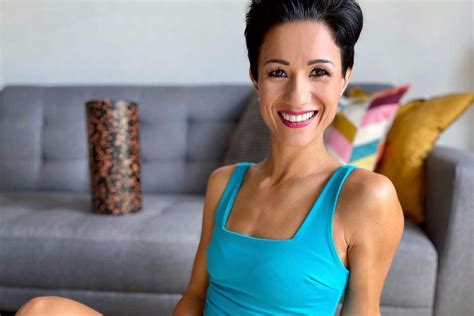 Hatalmas Terpeszben Kilógó Mellekkel Fotózták Széphalmi Juliskát Képek Origo