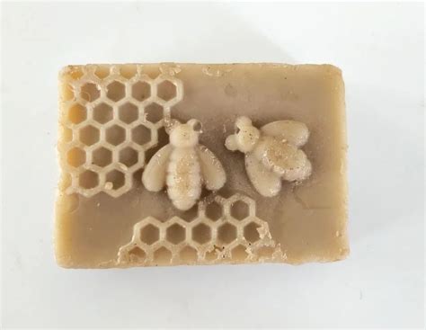 Solid Brown Honey Bee Wax Packaging Type Box Packaging Size 150gm