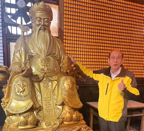 有求必應全台最大尊土地公「宜蘭四結福德廟」 過年參拜求財第一站