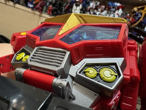 Transformers Age Of The Primes Titan Class Star Optimus Prime Possible Missasembled Chest