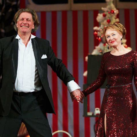 Лариса Удовиченко призналась что тяжело переживает смерть Сергея Колесникова Вокруг ТВ