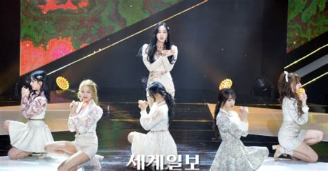 포토 여자친구 남심 녹이는 무대