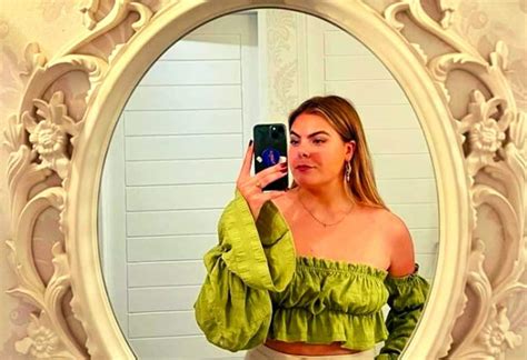 Iedereen Heeft Een Mening Over Eloise In Badpak Royalty Online