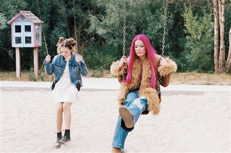 متن و ترجمه آهنگ Lucky متن و ترجمه آهنگ Lucky از Halsey 1404