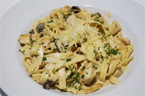 Fetuccini Pollo Champiñon Rosselot Sur Restaurante And Delivery El