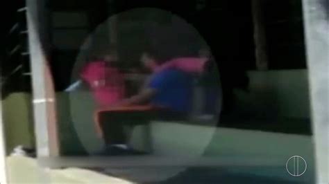 Vídeo flagra professor investigado por abuso alunas em ginásio de
