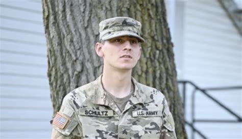 Us Army Intelligence Analyst Charged For Selling Secrets To China Sofx