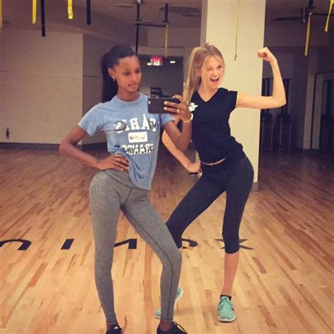 Youre Definitely Not Washing Your Workout Leggings Enough Outfits
