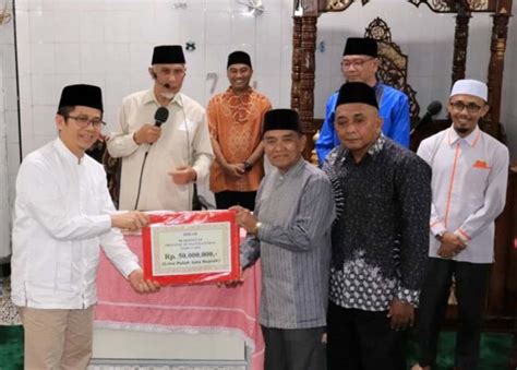 Pemprov Sumbar Dan Tim Safari Ramadan Kucurkan Rp24 8 Miliar Untuk Kota