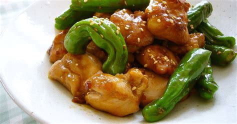 鶏肉とししとうのコチュジャン炒め♬ By Runa10 レシピ レシピ 食べ物のアイデア 鶏肉