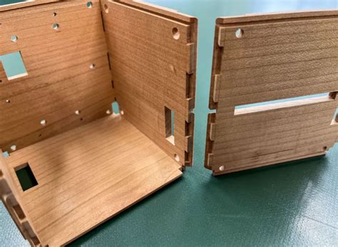 С МКС «выбросили в открытый космос первый в истории деревянный спутник космос деревянный