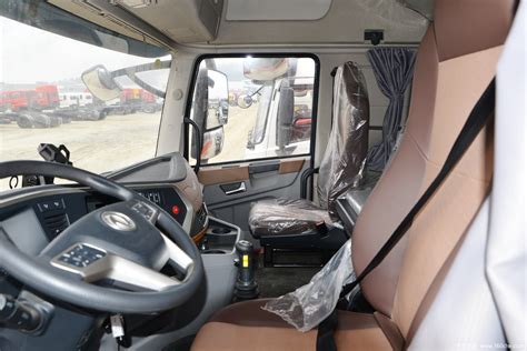 图东风商用车 天龙旗舰KX 520马力 8X4 9 4米栏板载货车 国六 DFH1310C2 实拍图片 1635183 卡车之家