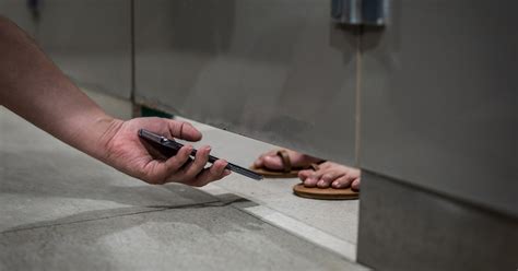 제주 남녀공학 고교 女화장실서 몰래 촬영한 남학생…경찰 수사 중