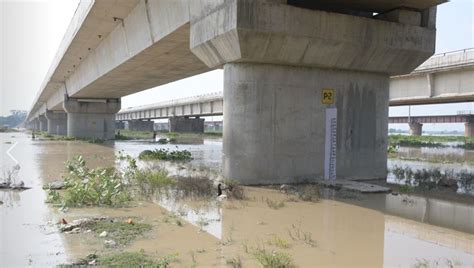 बरेली टलने लगा बाढ़ का खतरा घटने लगा जलस्तर Amrit Vichar