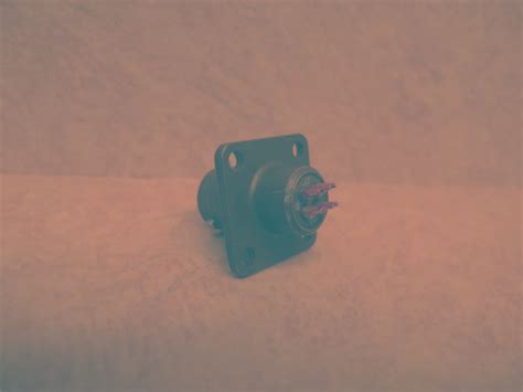 ITT Cannon MS3112E8 4P Mil Spec Connector Multi Pin And Mil Spec
