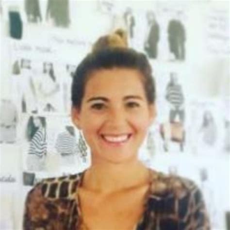 Laura Profesor diseño de indumentaria y textil en Buenos Aires 6000 h