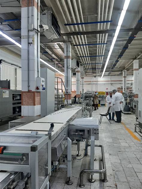 جویا بهنود خدمات آزمایشگاهی و کیفی مواد غذائی بازدید مسئول پایش و