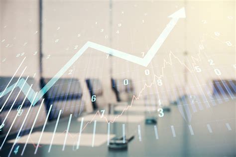 현대 가구가 비치된 교실 배경 금융 및 거래 개념에 대한 가상 추상적 금융 그래프 및 상승 화살표의 다중 노출 모임에 대한 스톡