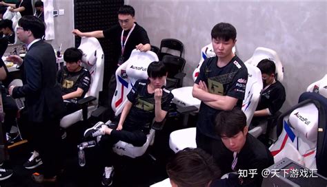 Rng“全员黑脸”引热议！气氛极度压抑，uzi开天眼，给出完美预言 知乎