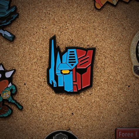 Transformers Limited Edition Pin Badge Fanattik Trade