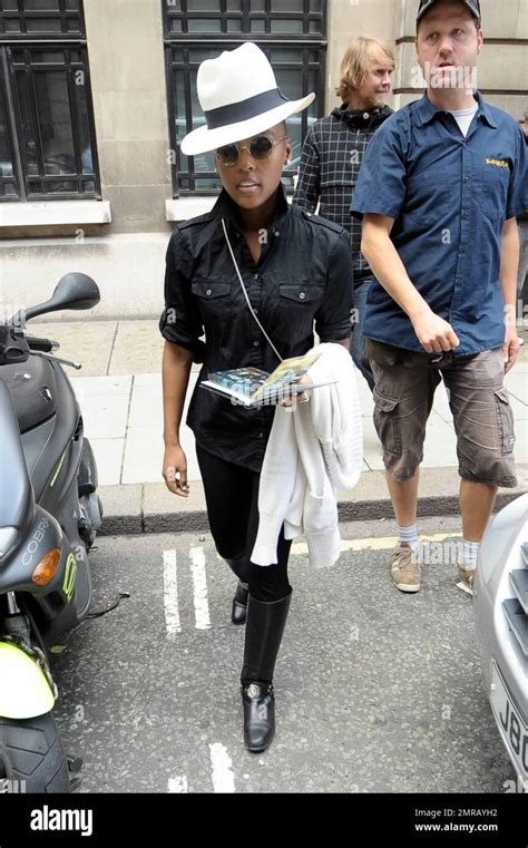 Janelle Monae Tritt Einen Zweiten Tag Lang Auf Der Bbc Radio 2 Auf