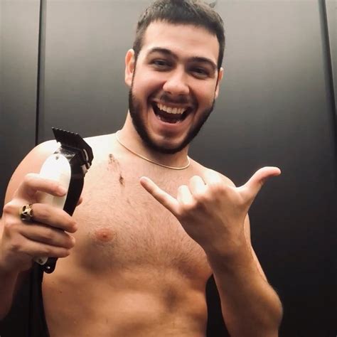 Antonio Benício Corta Cabelo Na Quarentena Ficou Uma Bosta Vídeo Quem Quem News