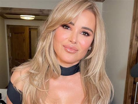 Sanela Diana Jenkins In Bathing Suit Says Life Is Amore — Celebwell