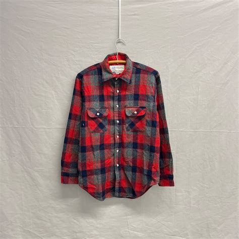 Medium 1980s Woolacrylic Plaid Redblack Button Up Gem
