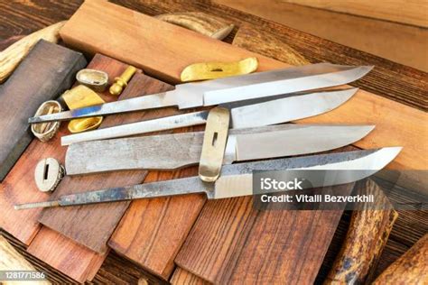 바 블록 귀중한 이국적인 나무 사슴 엘크 수제 Diy 칼 손잡이 재료 공급을위한 사슴 뿔 조각의 비늘을 블록 하는 칼 날 0명에