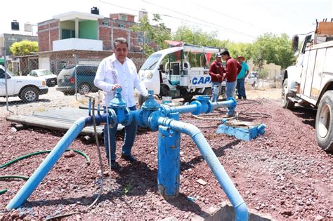 Cumple gobierno con dotación de agua potable para Bugambilias Página