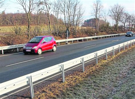 Leitplanke Sicherheit Auf Der Autobahn Und Ihre Bedeutung