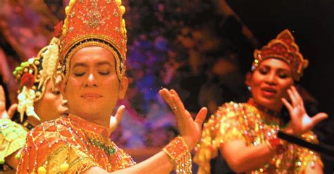 Tarian Tradisional Malaysia Gambar Tarian Mak Yong