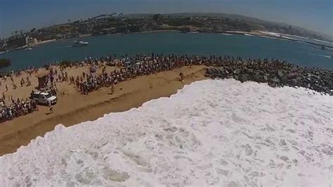 Spectators Watching Huge Waves And Bodysurfing The Wedge Newport