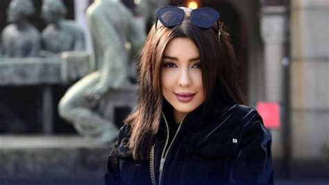 بیوگرافی نیلی افشار مدل، بلاگر و خواننده حواشی ازدواج دروغین مجله سرگرمی و دیجیتال