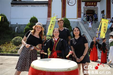 2022打卡中国外国网红走进屈原故里 感受中国传统文化