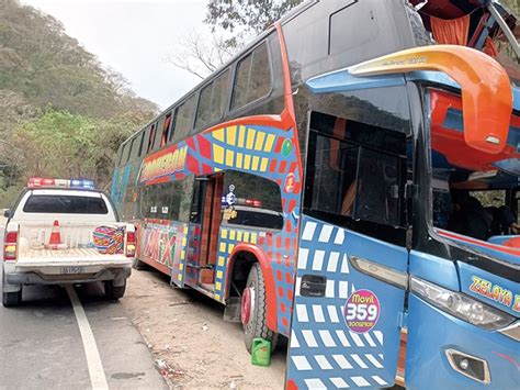 Accidente De Flota Deja Tres Muertos En Ruta A Santa Cruz
