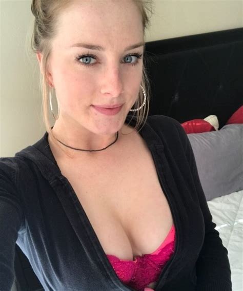 Tay Michelle Shows The Boss Her Talents Garterbelt44