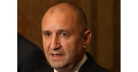 Румен Радев пристигна на официално посещение в Черна гора посрещнаха