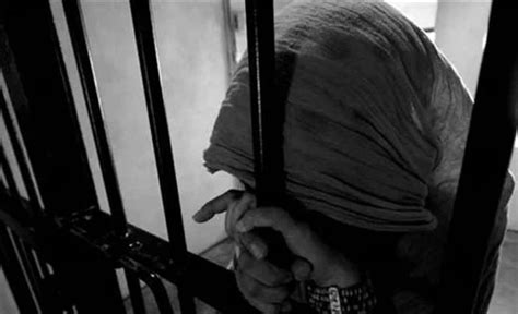 تجديد حبس طالبة جامعية وصديقها بتهمة قتل عشيقها بمصر المدينة نيوز